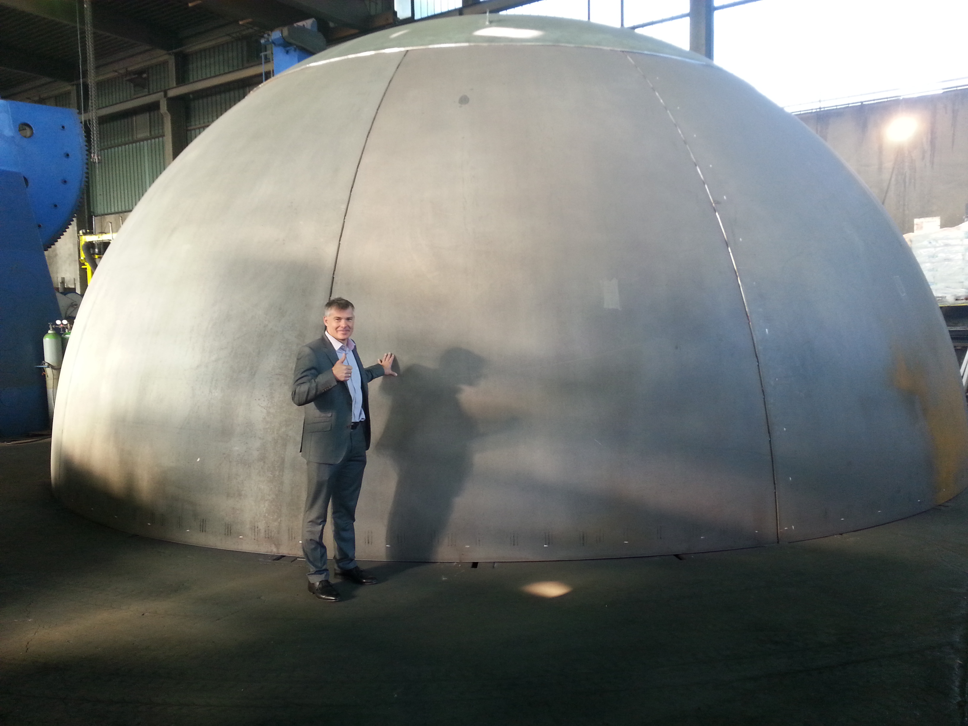 Hemispherical head - Van den Anker