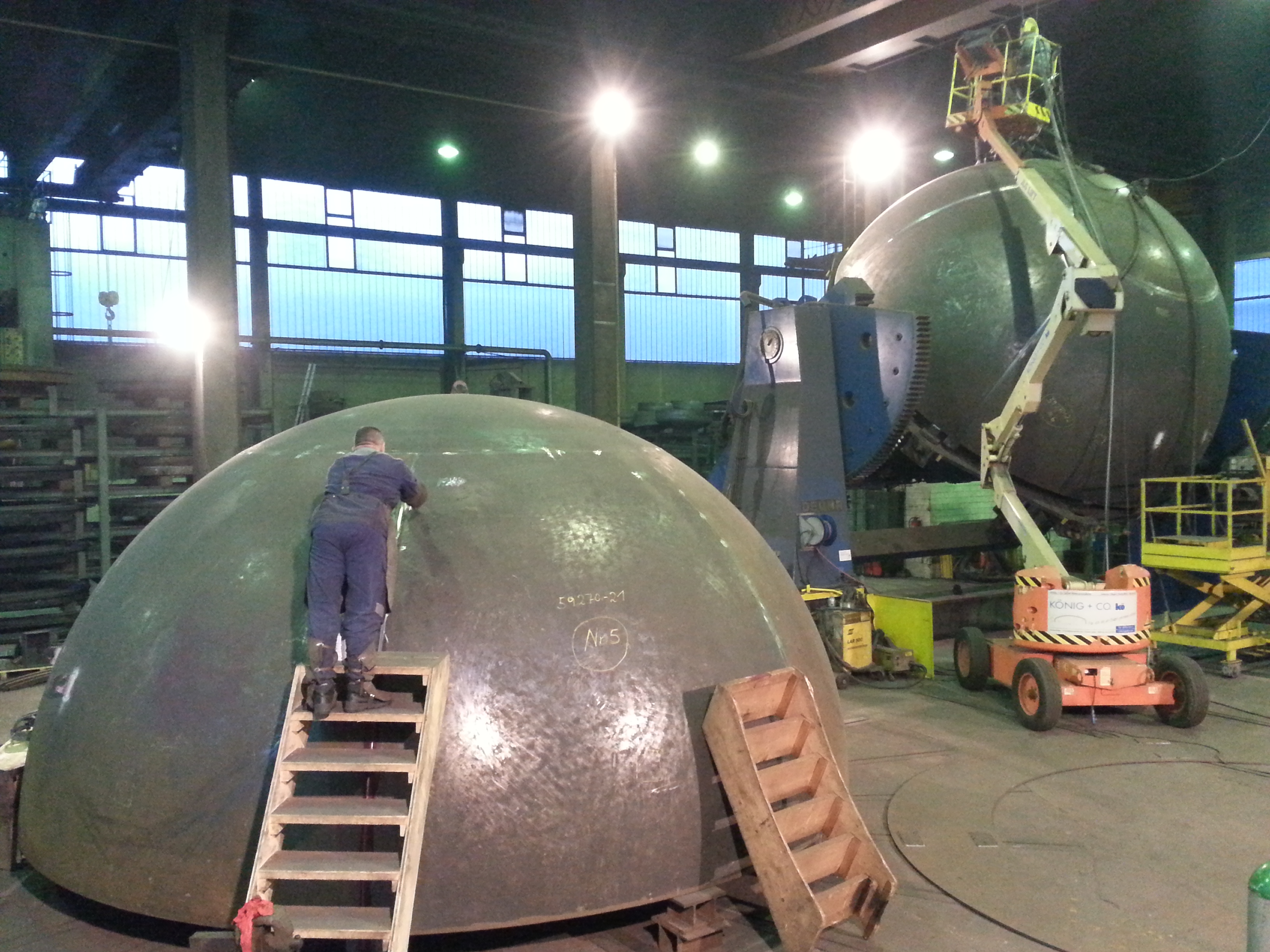 Hemispherical head - Van den Anker